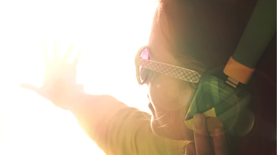 10 Awesome Songs to Motivate You and Lift Your Spirit - YouQueen