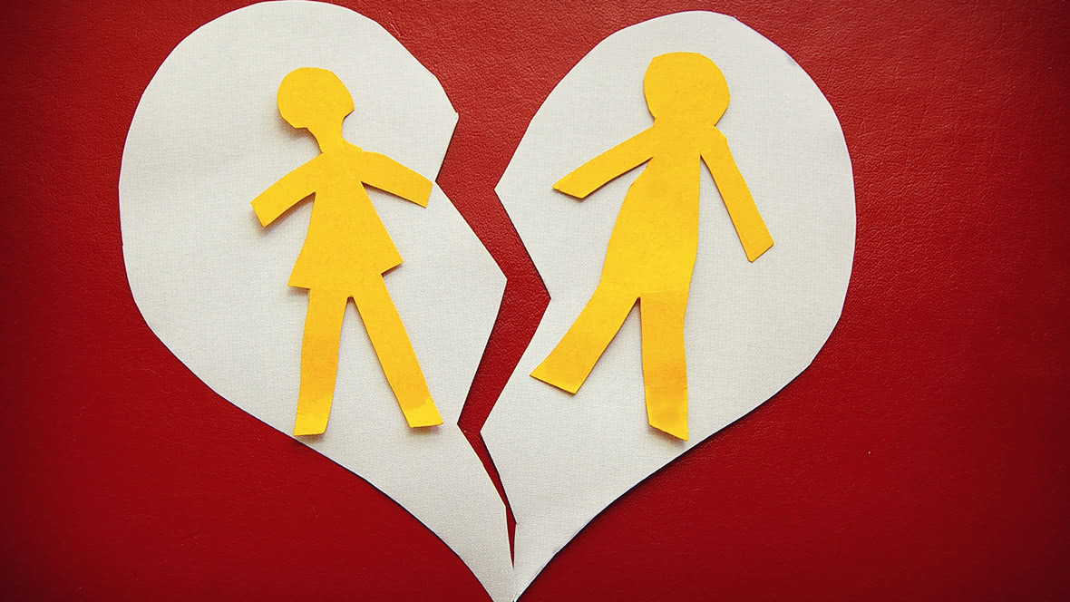 7 Ridiculous Things We all Do After a Break Up