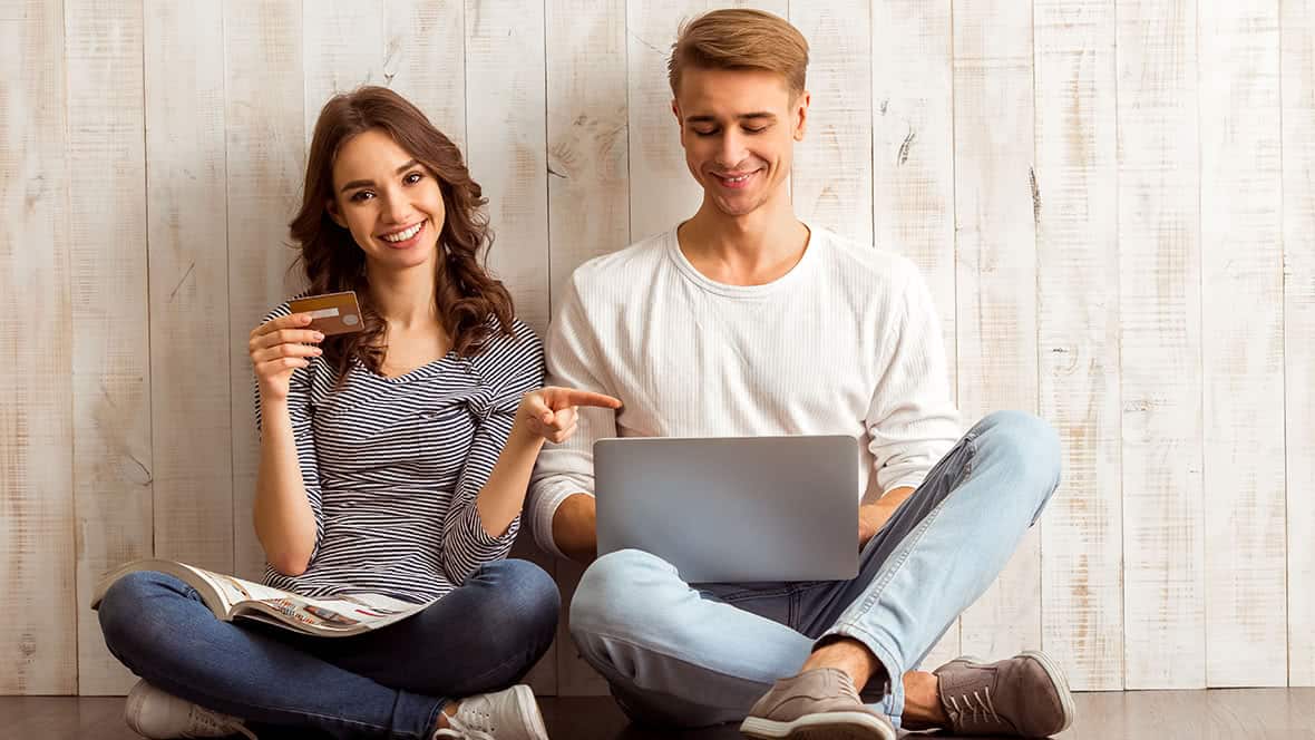 How To Split Bills: Sharing Expenses In A Relationship