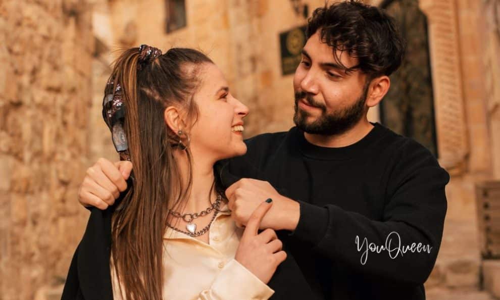 Body Language of Men in Love: 16 Things to Pay Attention to